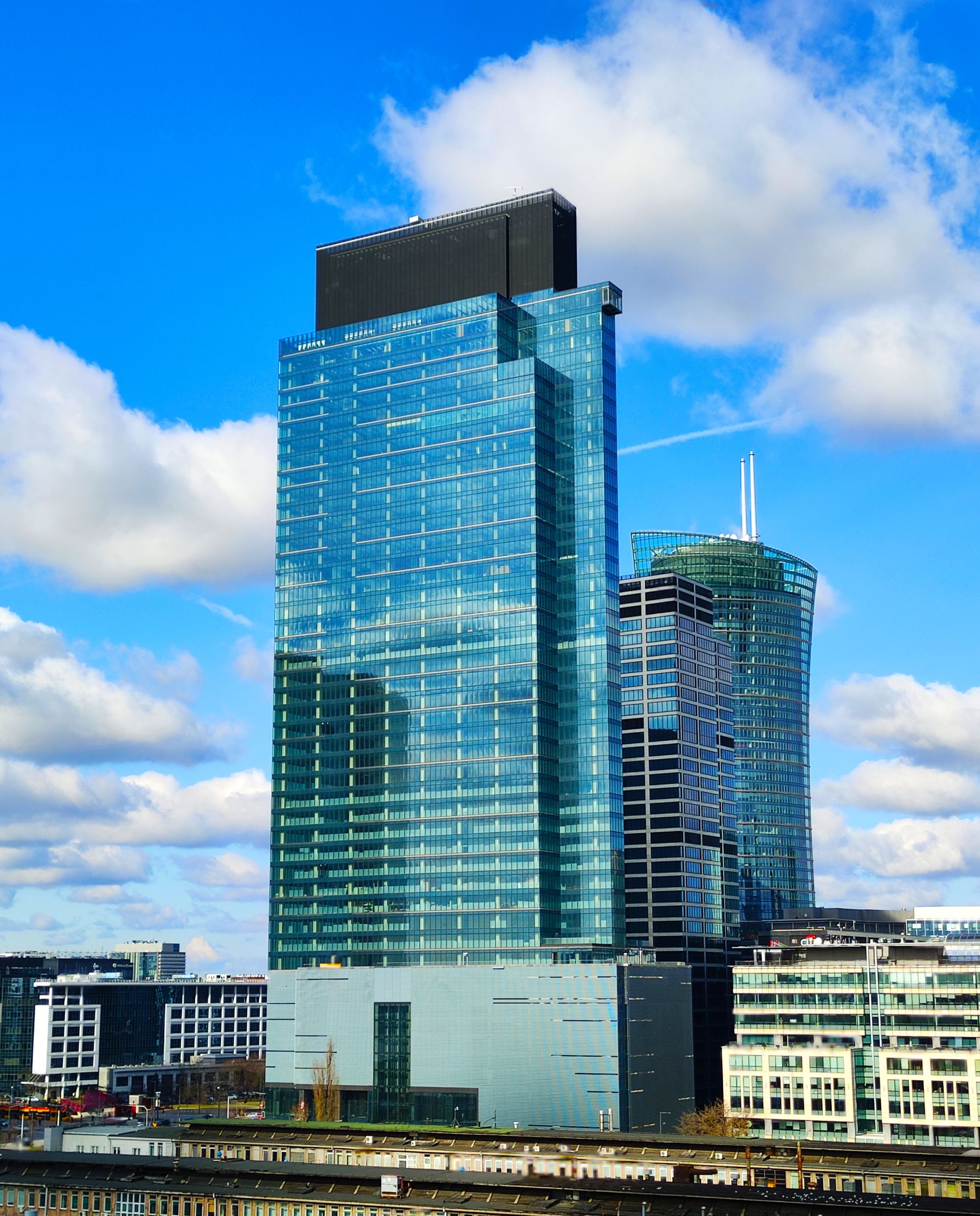 Warszawa: Przy Rondzie Daszyńskiego powstaje 202-metrowy wieżowiec ...